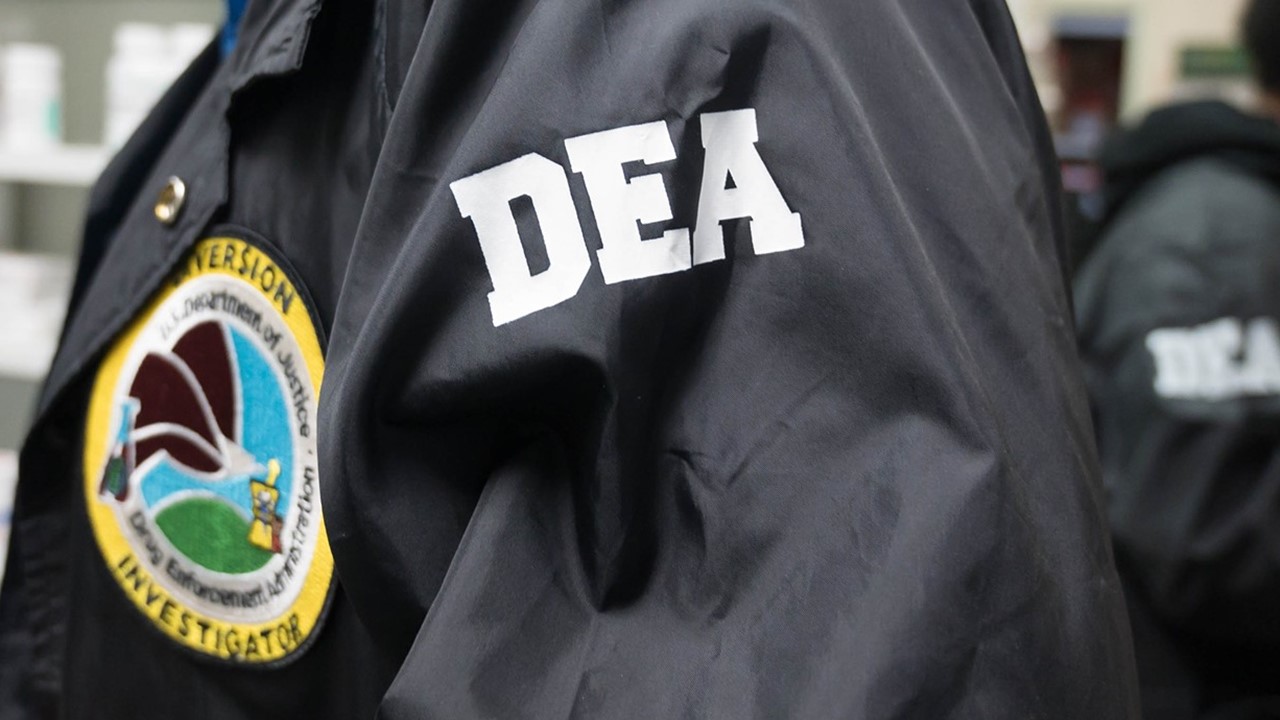 La DEA decomisa más de 36 millones de dosis de fentanilo; culpa al ...