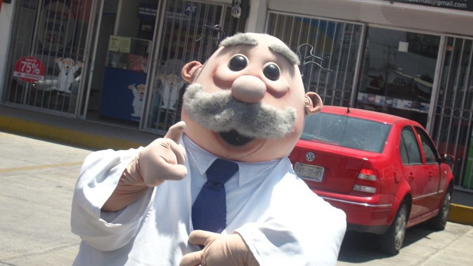 ¿Persona que se pone botarga del Dr. Simi gana más que un profesionista ...