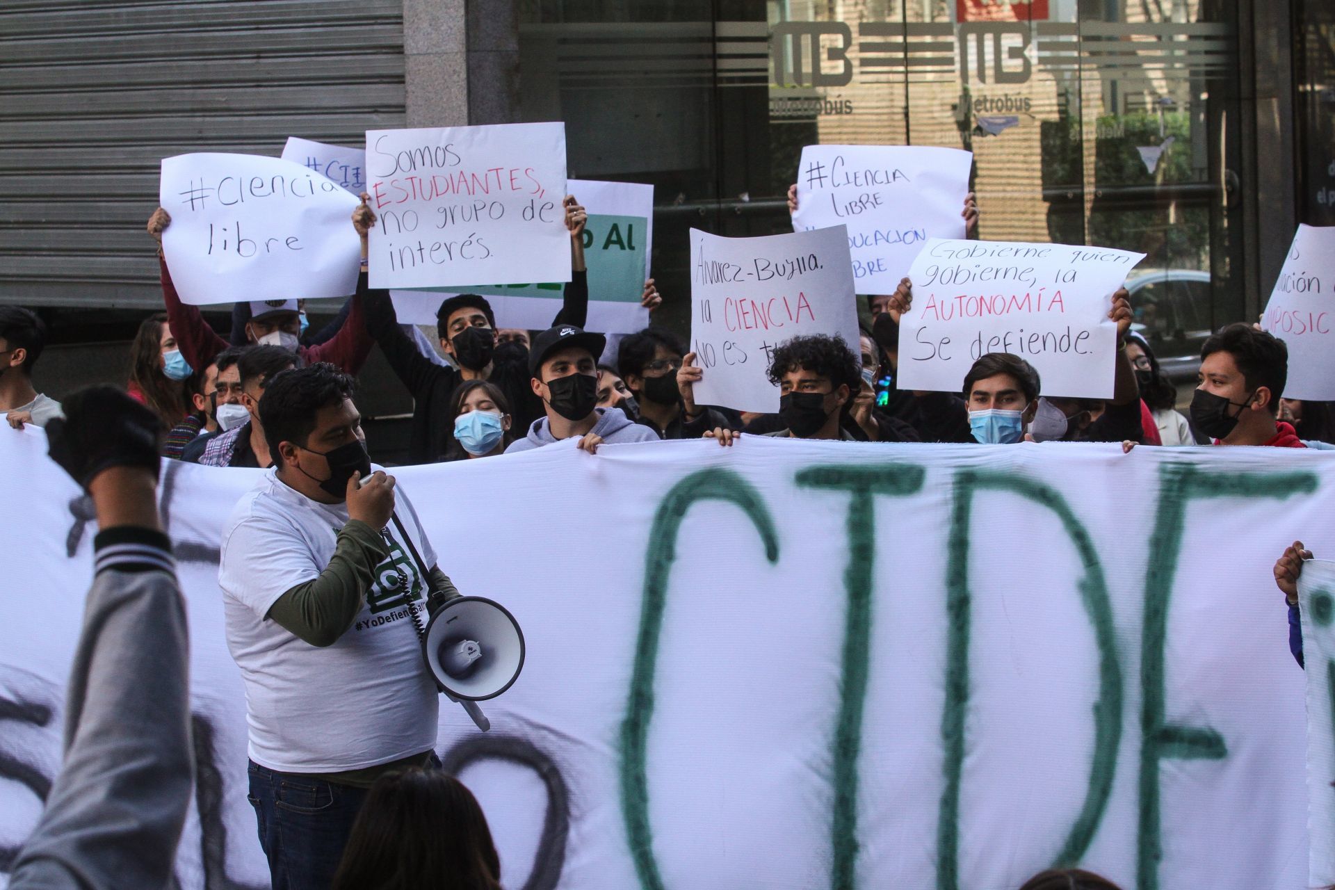 Alumnos y académicos de CIDE y 3 facultades de UNAM van a paro contra ...