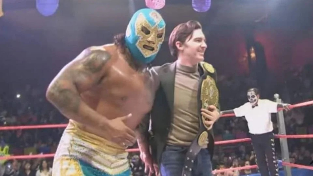 [#VIDEO] ¿Nuevo trabajo? Drake Bell sorprende y sube al ring en la ...