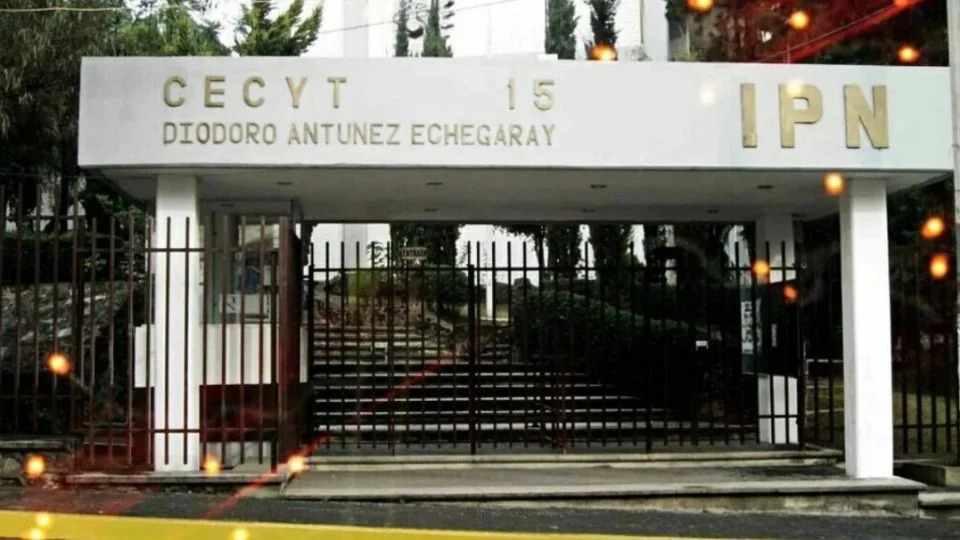 Tragedia en el IPN: Muere alumna del Cecyt 15 tras caer del tercer piso ...