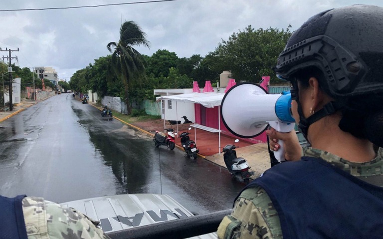 Evacuan Holbox y retiran embarcaciones a puerto seguro en Cancún por ...