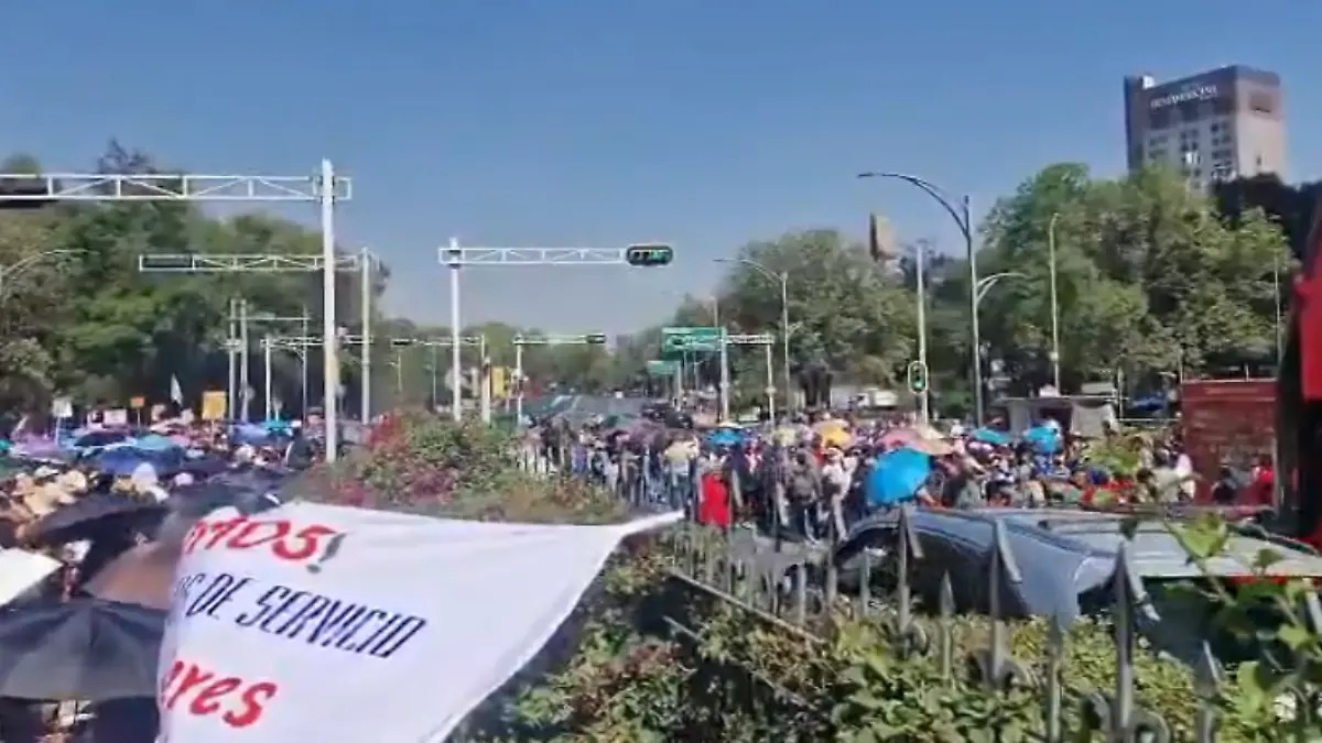 Caos en CDMX: maestros de la CNTE bloquean Paseo de la Reforma y ...